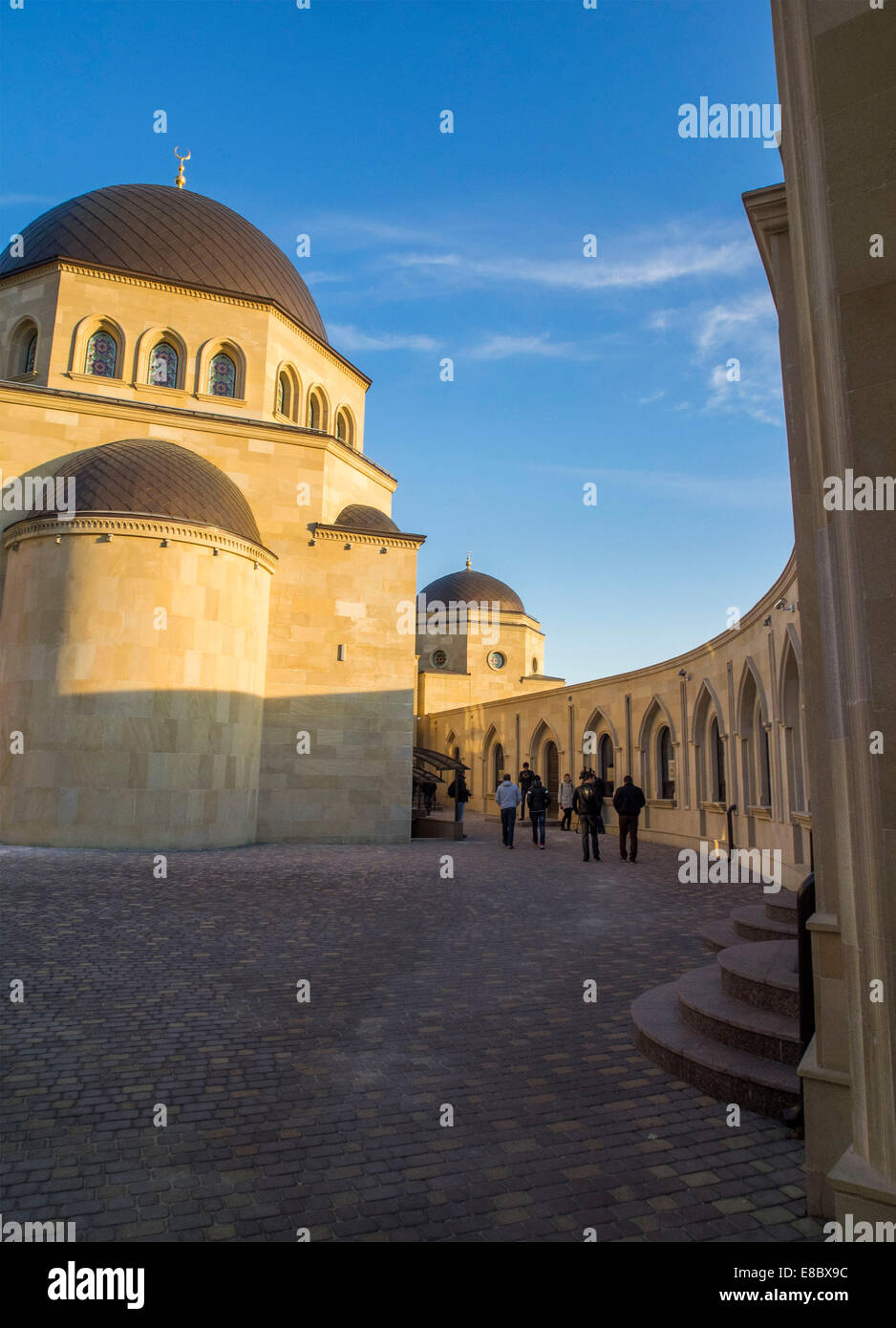 Kiev, Ukraine. 4th October, 2014. Believers gather to pray in the ...