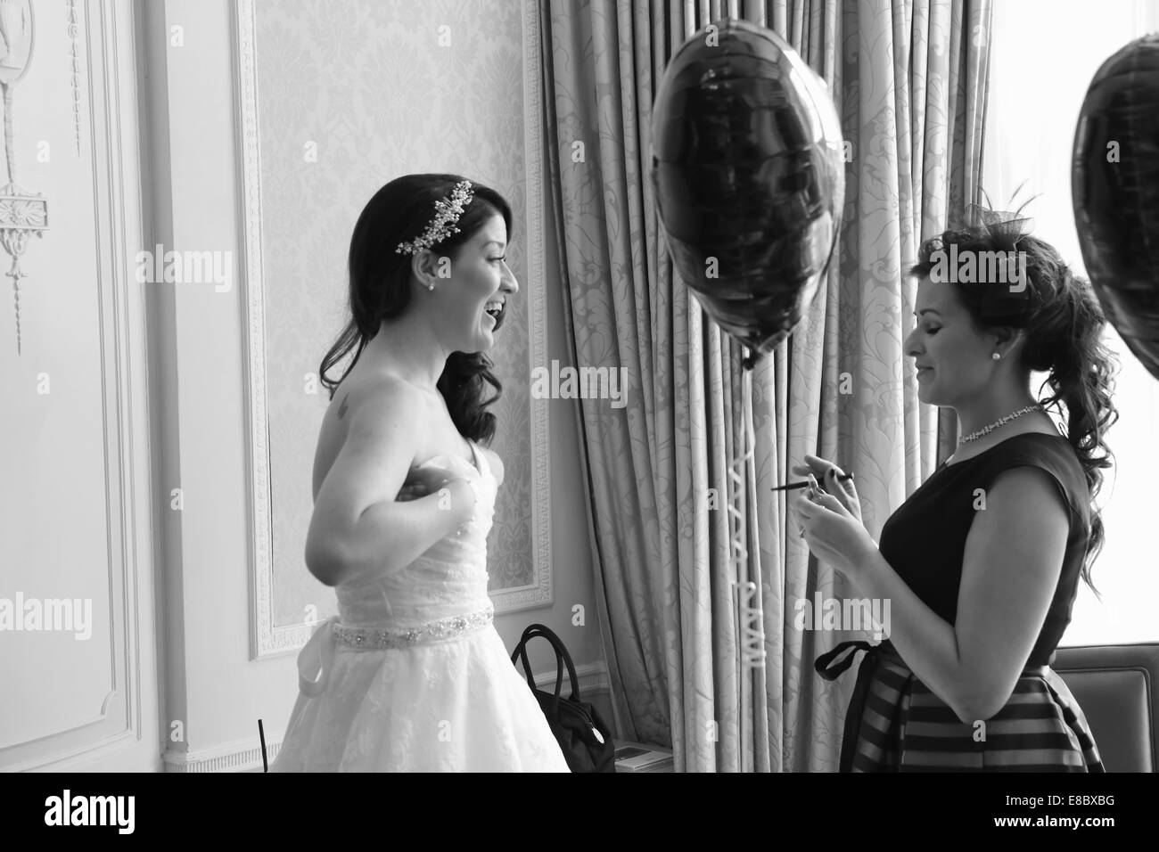 Young bride getting ready Stock Photo - Alamy