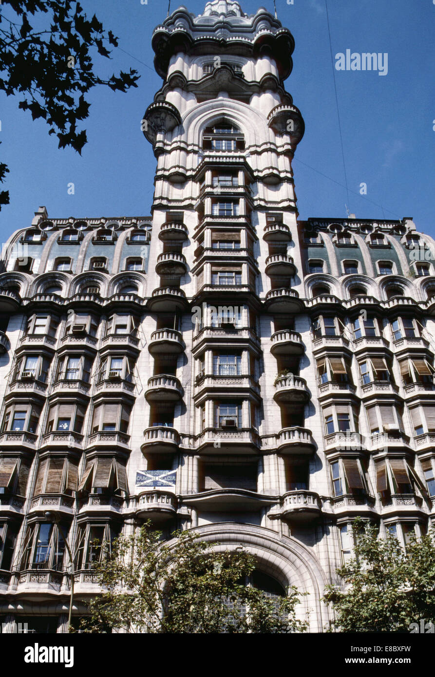 Classic building hi-res stock photography and images - Alamy