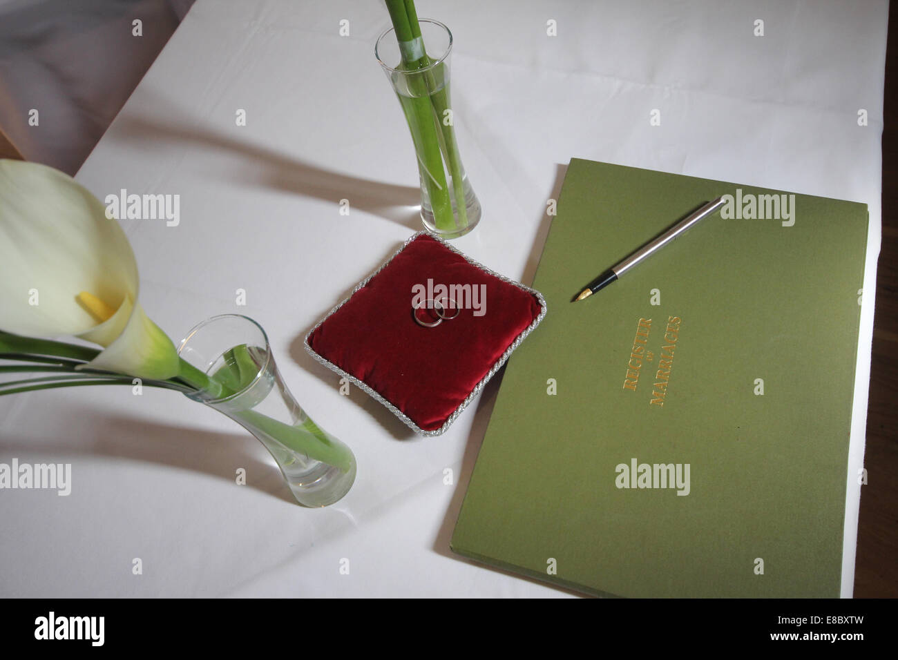 Wedding venue flowers hi-res stock photography and images - Alamy