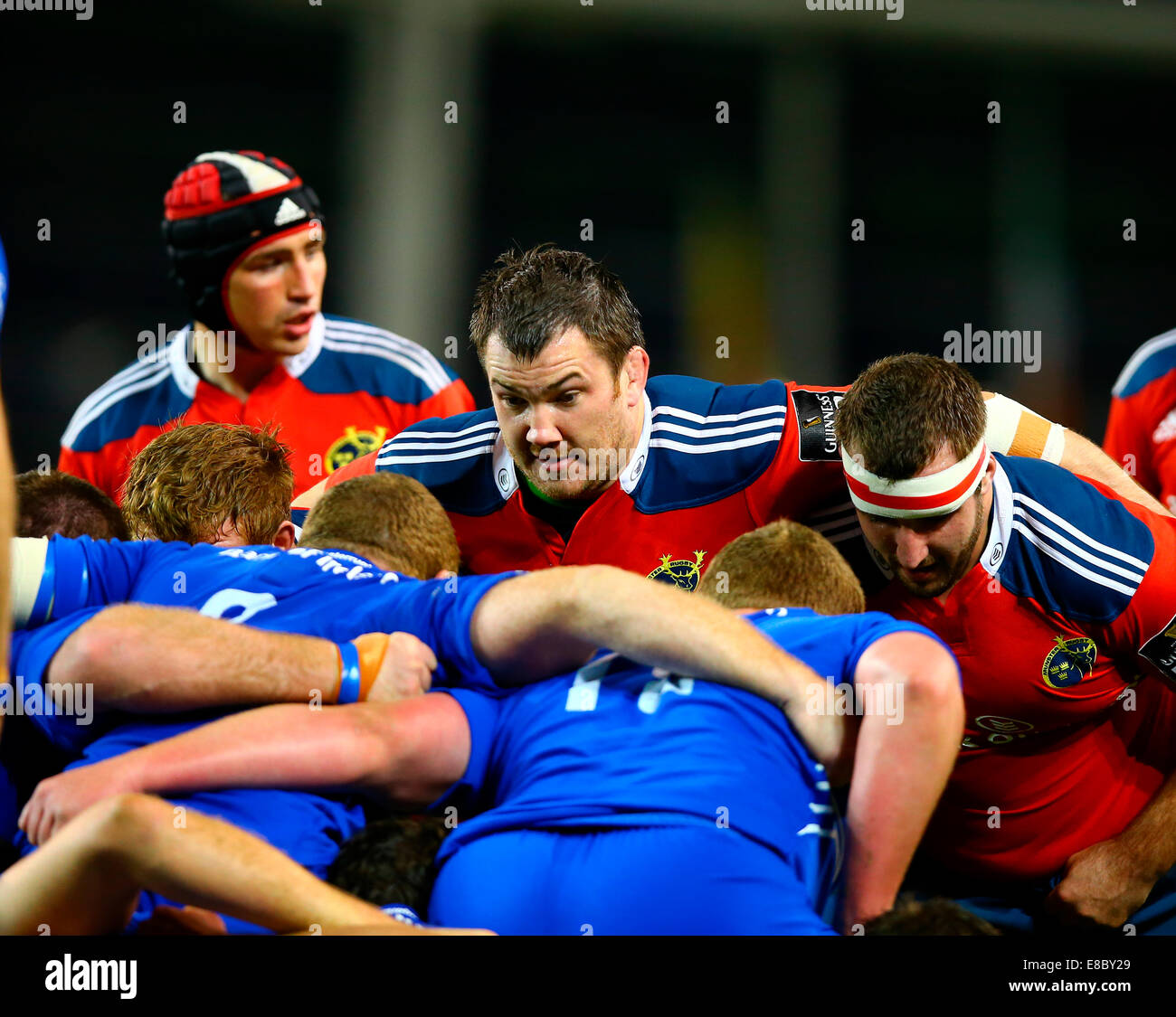 Pro12 scrum hi-res stock photography and images - Alamy