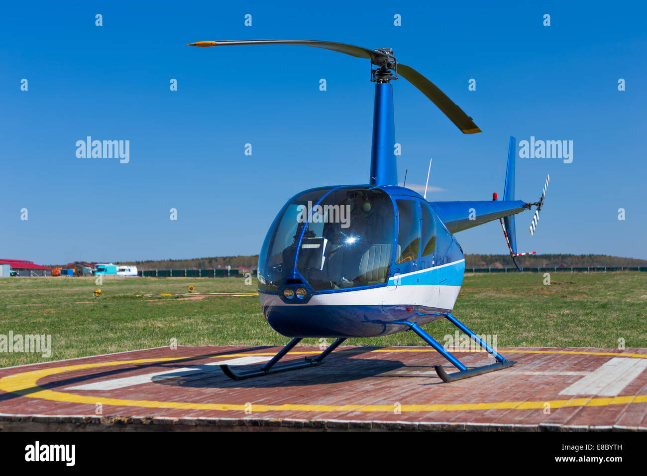 Landed helicopter hi-res stock photography and images - Alamy