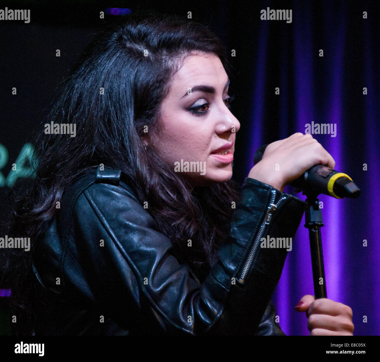 Charli xcx performance hi-res stock photography and images - Alamy