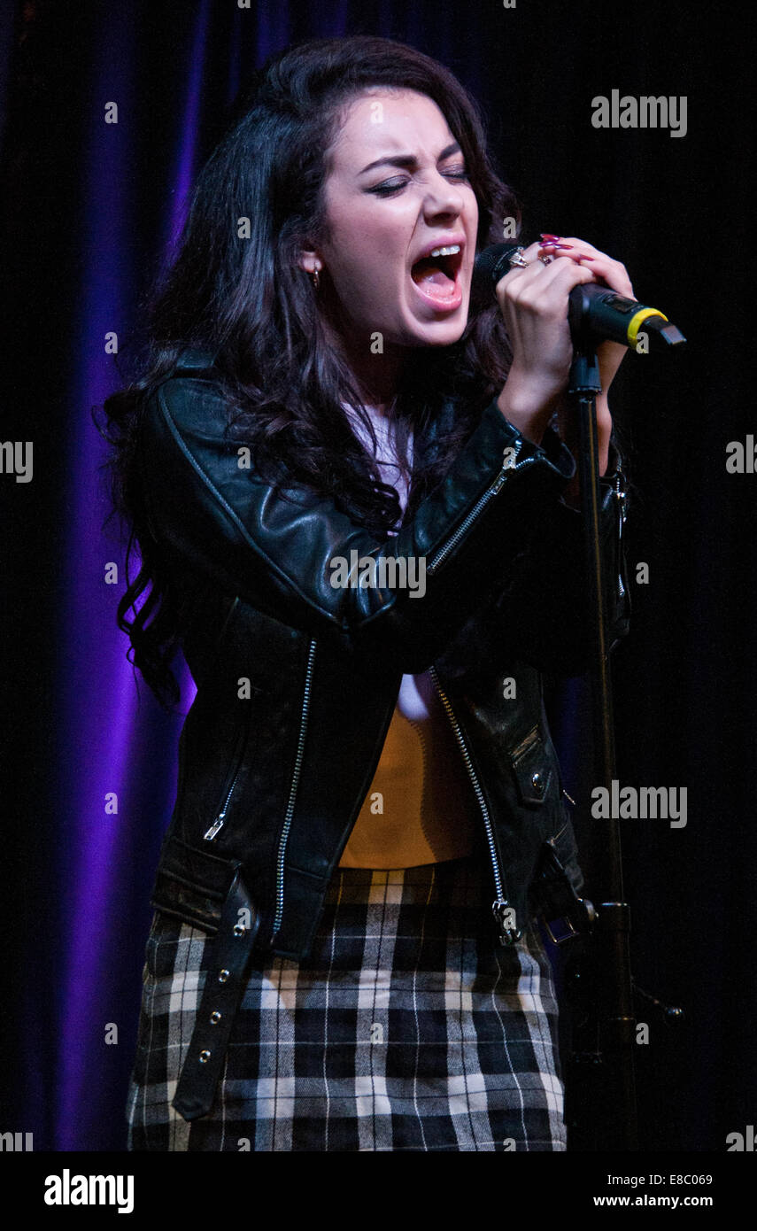 Charli xcx concert hi-res stock photography and images - Alamy