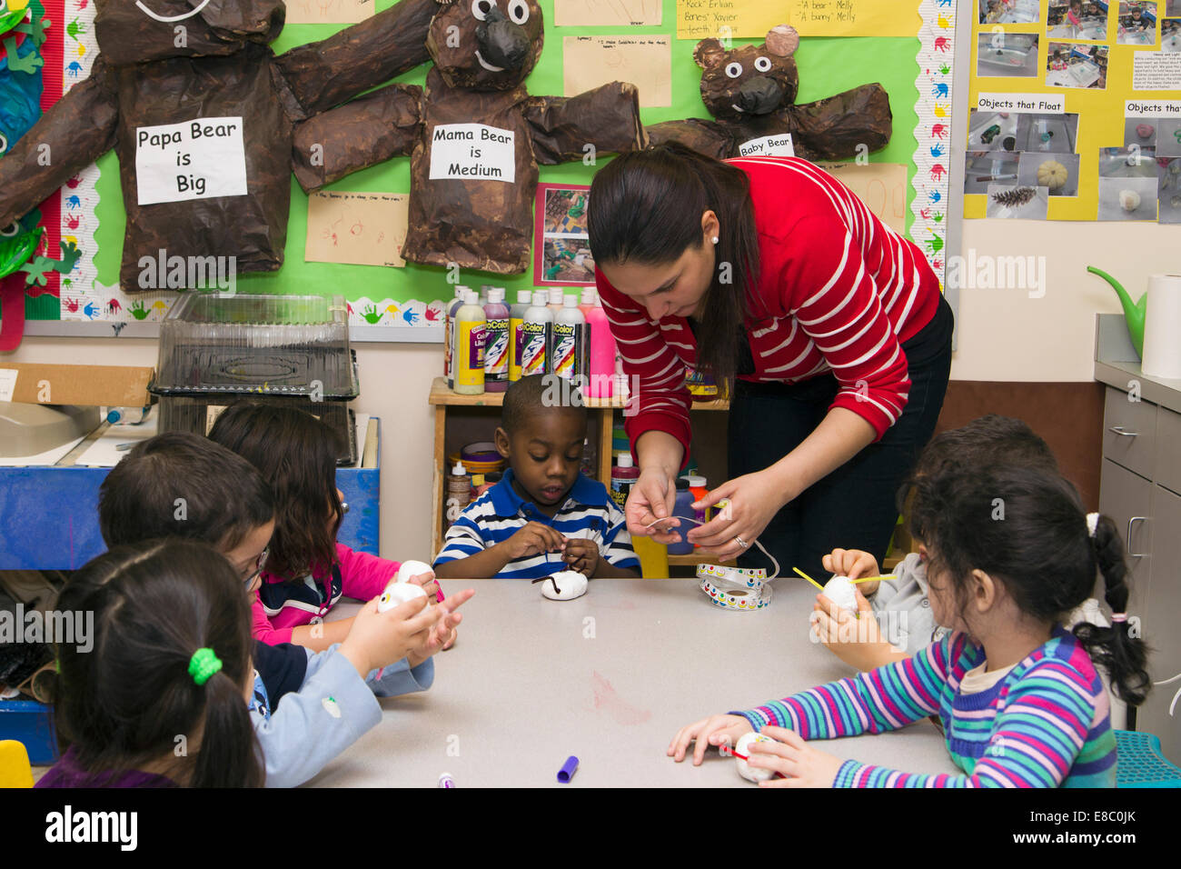 Children learning in classroom hi-res stock photography and images - Alamy