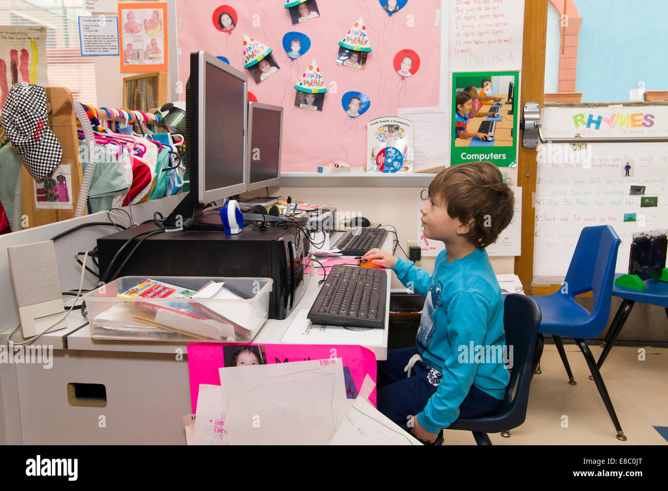 Preschool children in classroom hi-res stock photography and images - Alamy