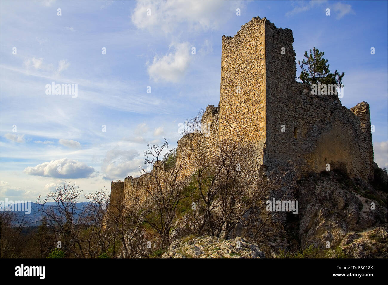 Run down medieval castle ruins hi-res stock photography and images - Alamy