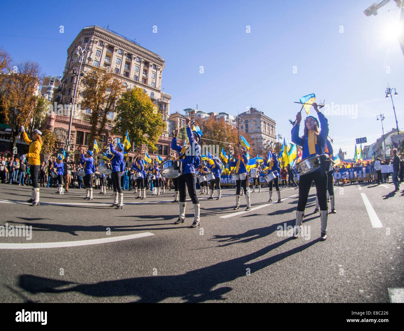 Kiev, Ukraine. 4th Oct, 2014. Kiev opened a peace march column drummers ...