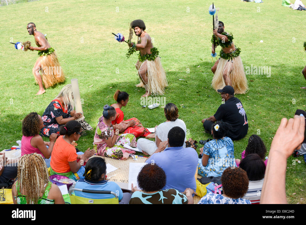 Meke dancers fiji hi-res stock photography and images - Alamy