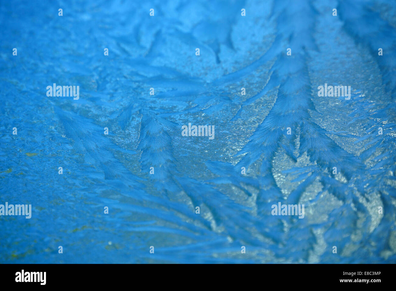 Frost patterns on window Stock Photo - Alamy