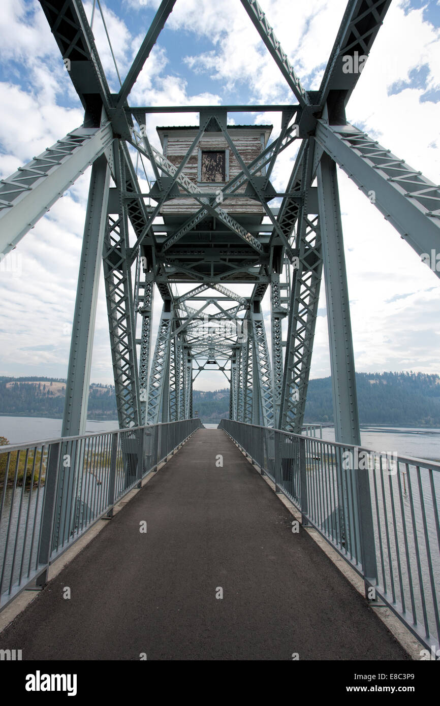 Bike bridge over lake Stock Photo - Alamy