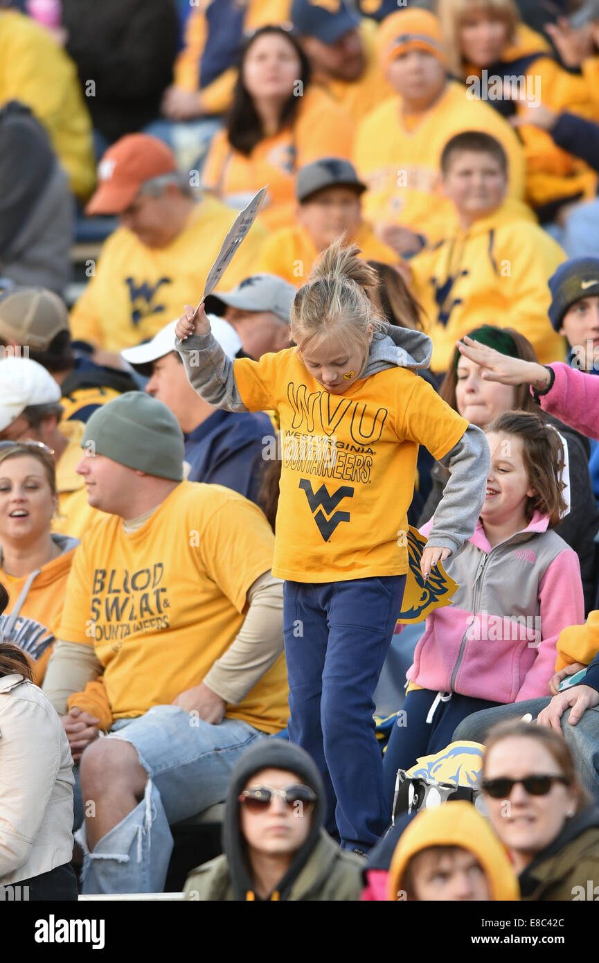 Morgantown, West Virginia, USA. 4th Oct, 2014. A young Mountaineer fan ...