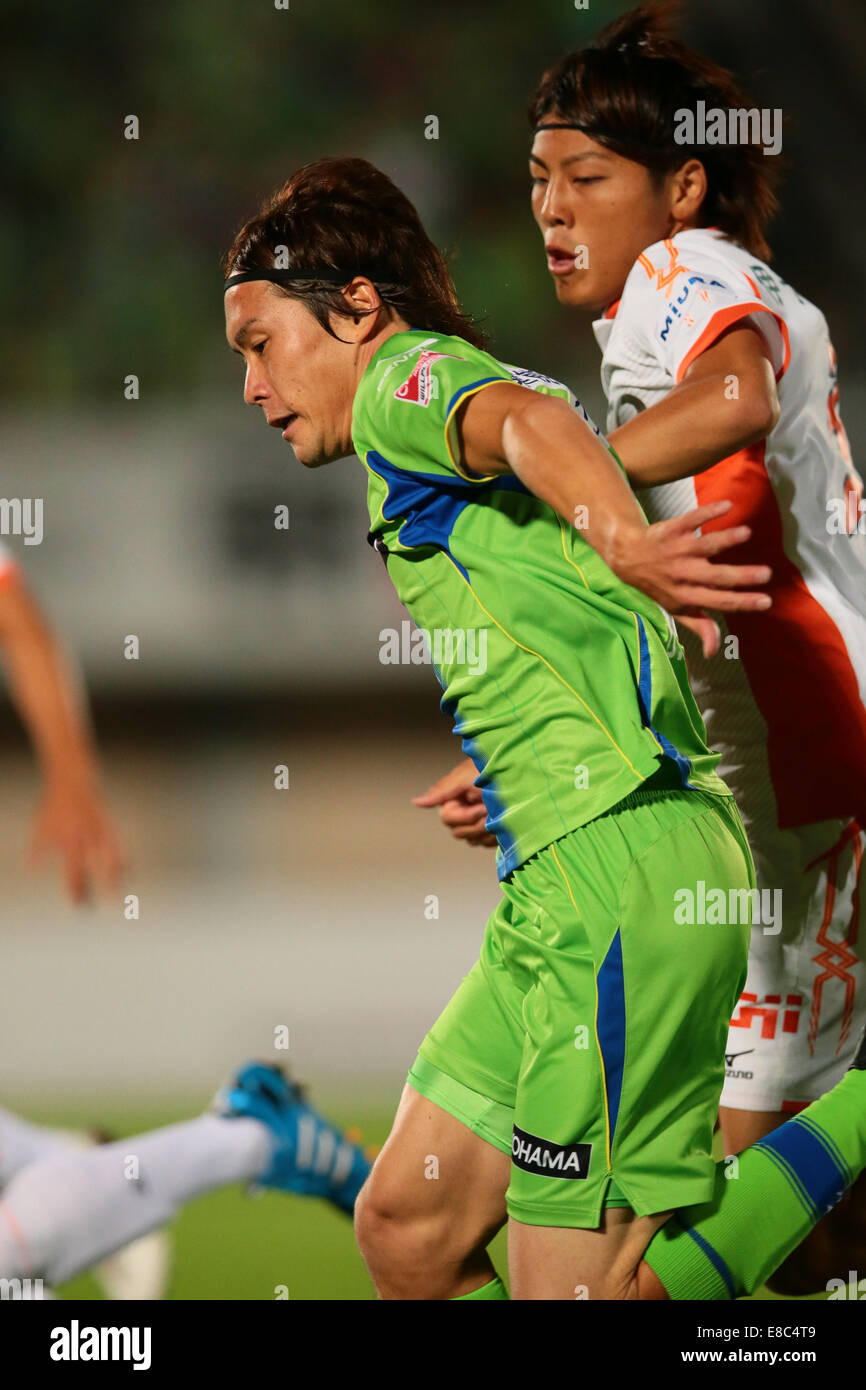 Shonan BMW Stadium Hiratsuka, Kanagawa, Japan. 4th Oct, 2014. Daisuke Kikuchi (Bellmare ...