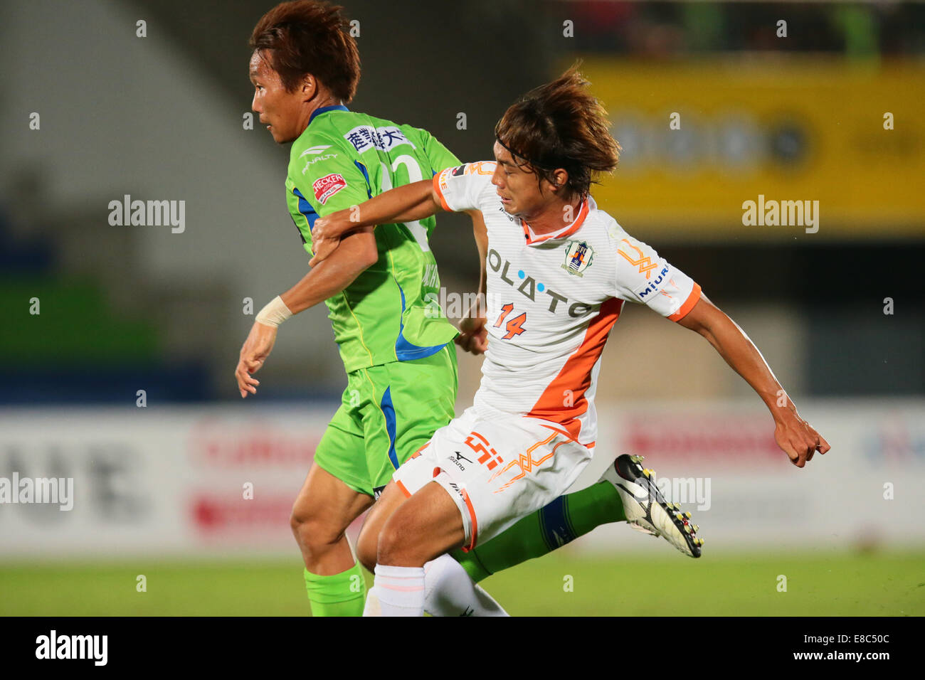 Shonan BMW Stadium Hiratsuka, Kanagawa, Japan. 4th Oct, 2014. (L to R ...