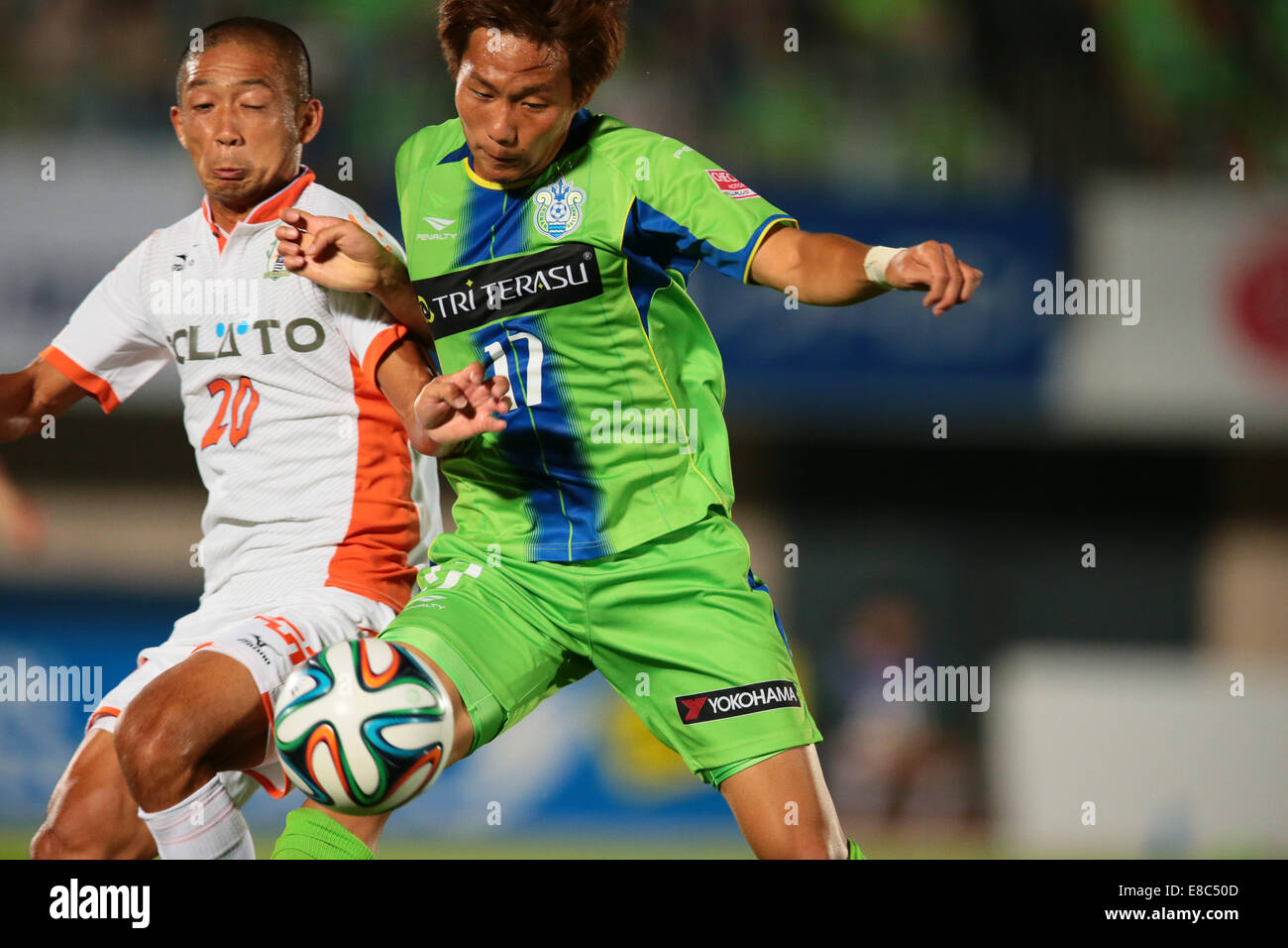 Shonan BMW Stadium Hiratsuka, Kanagawa, Japan. 4th Oct, 2014. (L to R ...