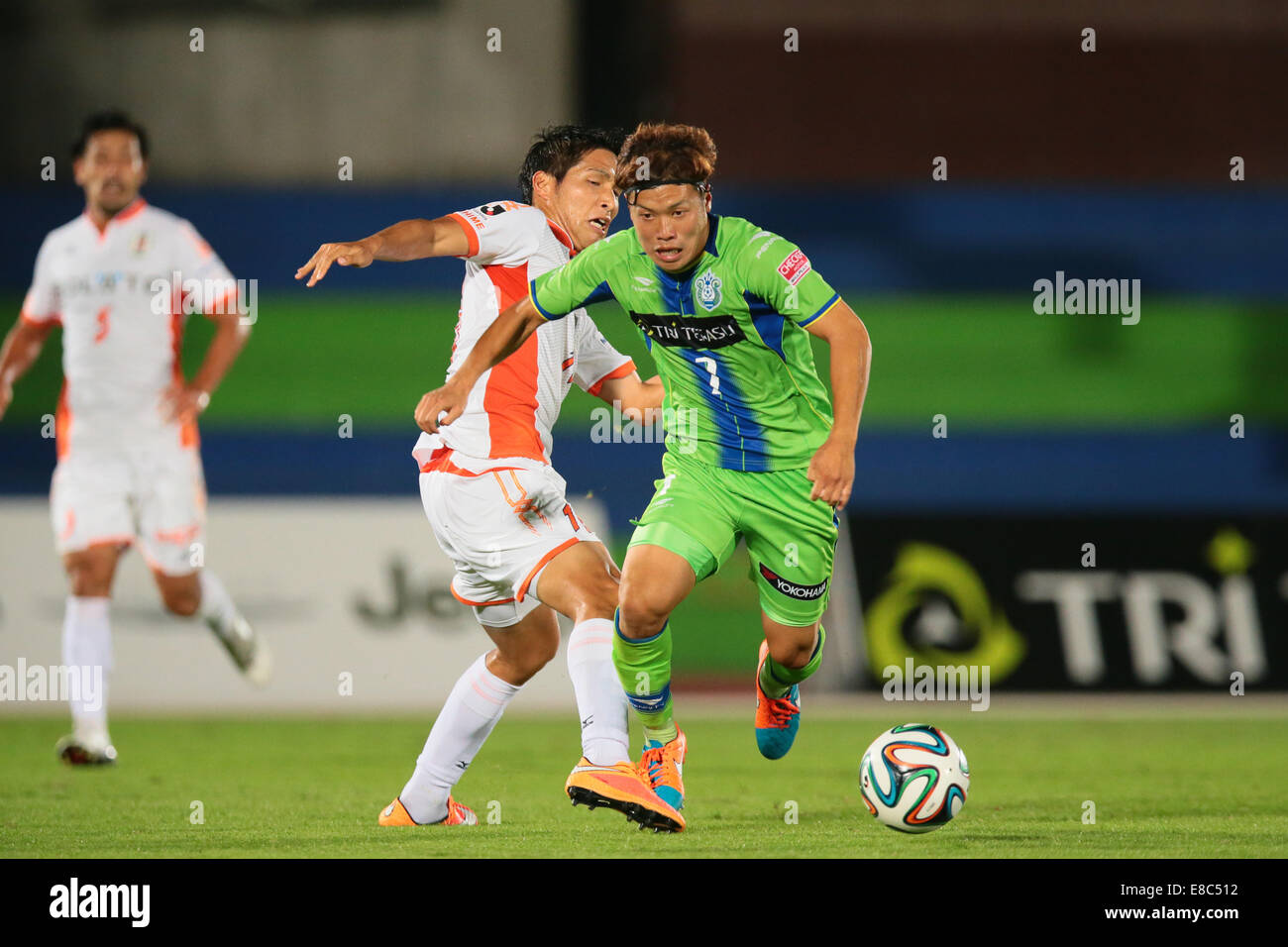 Shonan BMW Stadium Hiratsuka, Kanagawa, Japan. 4th Oct, 2014. (L to R ...