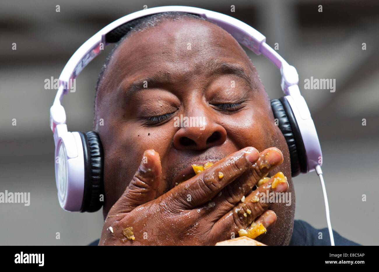 Toronto, Canada. 4th Oct, 2014. A contestant participates in the 4th ...