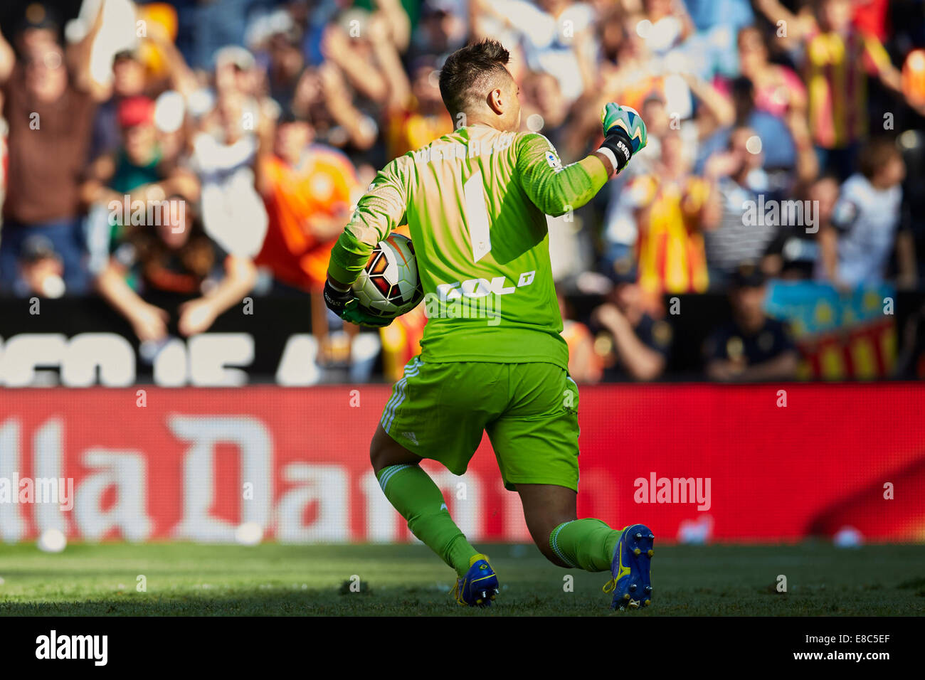 Valencia cf goalkeeper diego alves hi-res stock photography and images ...