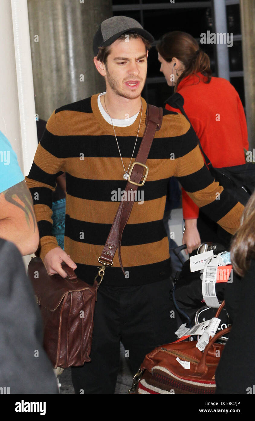 Andrew Garfield arrives back into Los Angeles International (LAX ...
