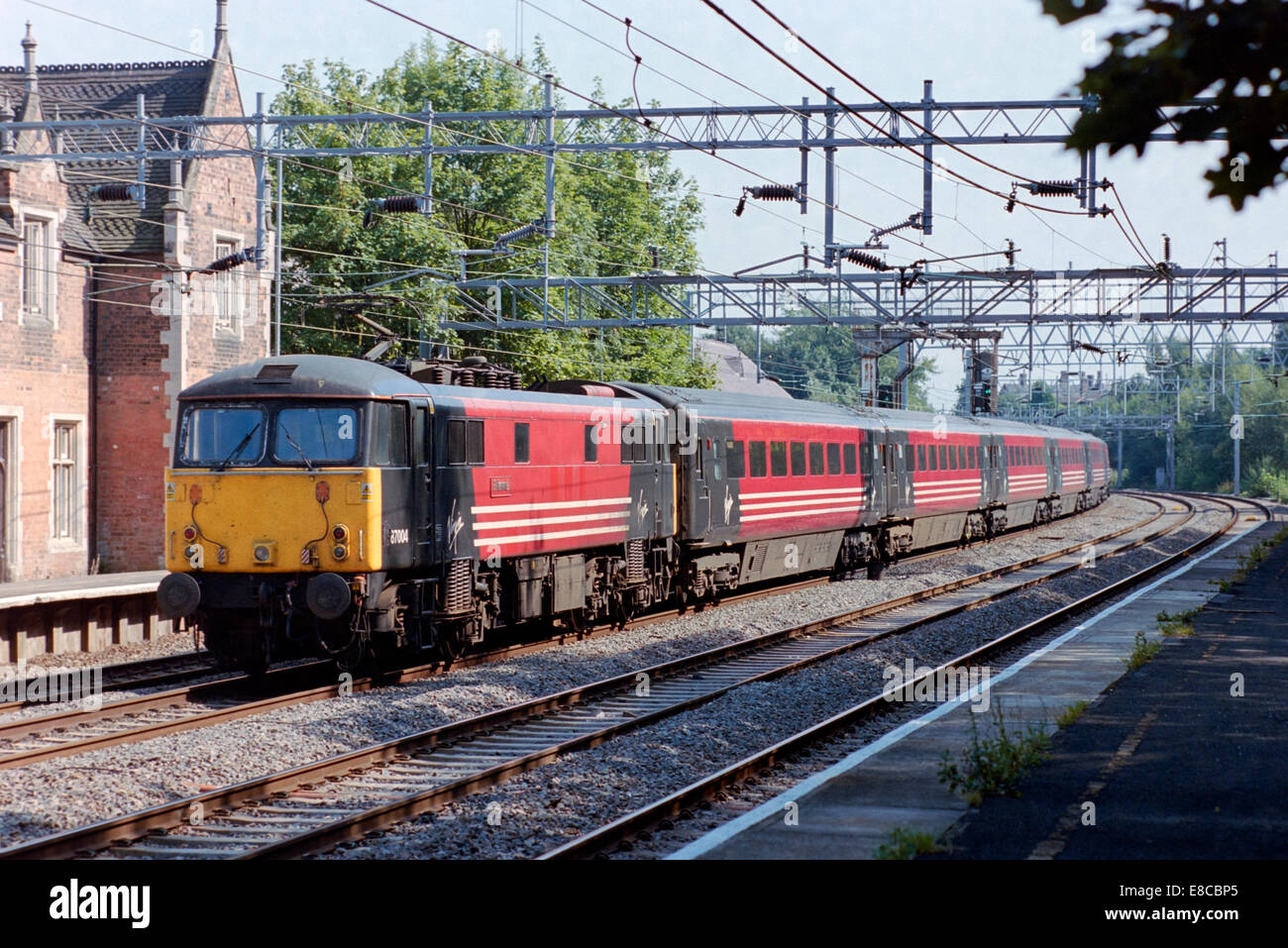 virgin trains electric locomotive class 87 number 87004 britannia on a ...