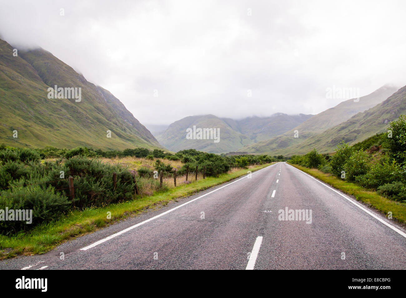 Long and lonely road hi-res stock photography and images - Alamy