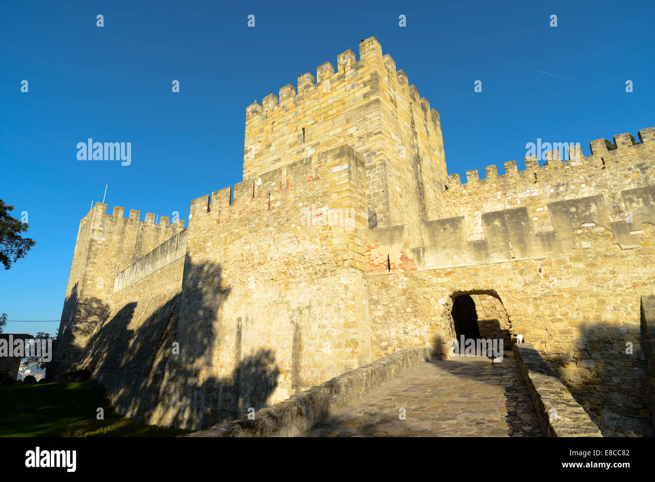St. george's castle lisbon hi-res stock photography and images - Alamy