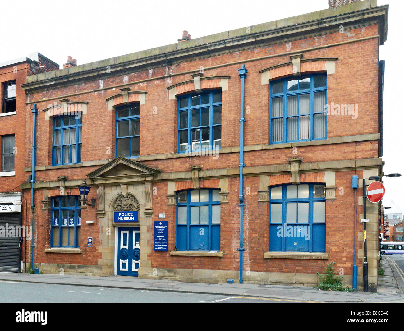 Crime police building hi-res stock photography and images - Alamy