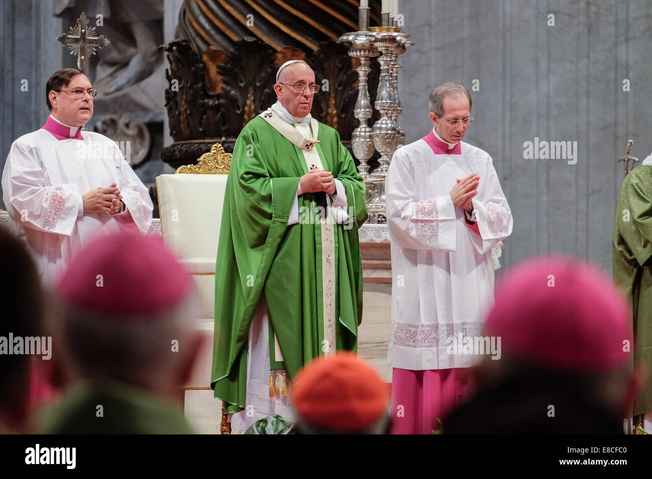 Cardinals and bishops mass vatican hi-res stock photography and images ...