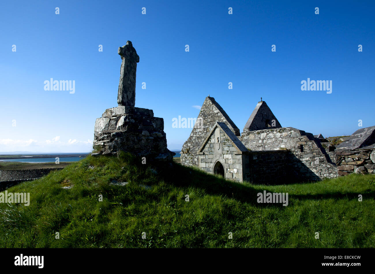 Oransay Priory Celtic Cross Stock Photo - Alamy