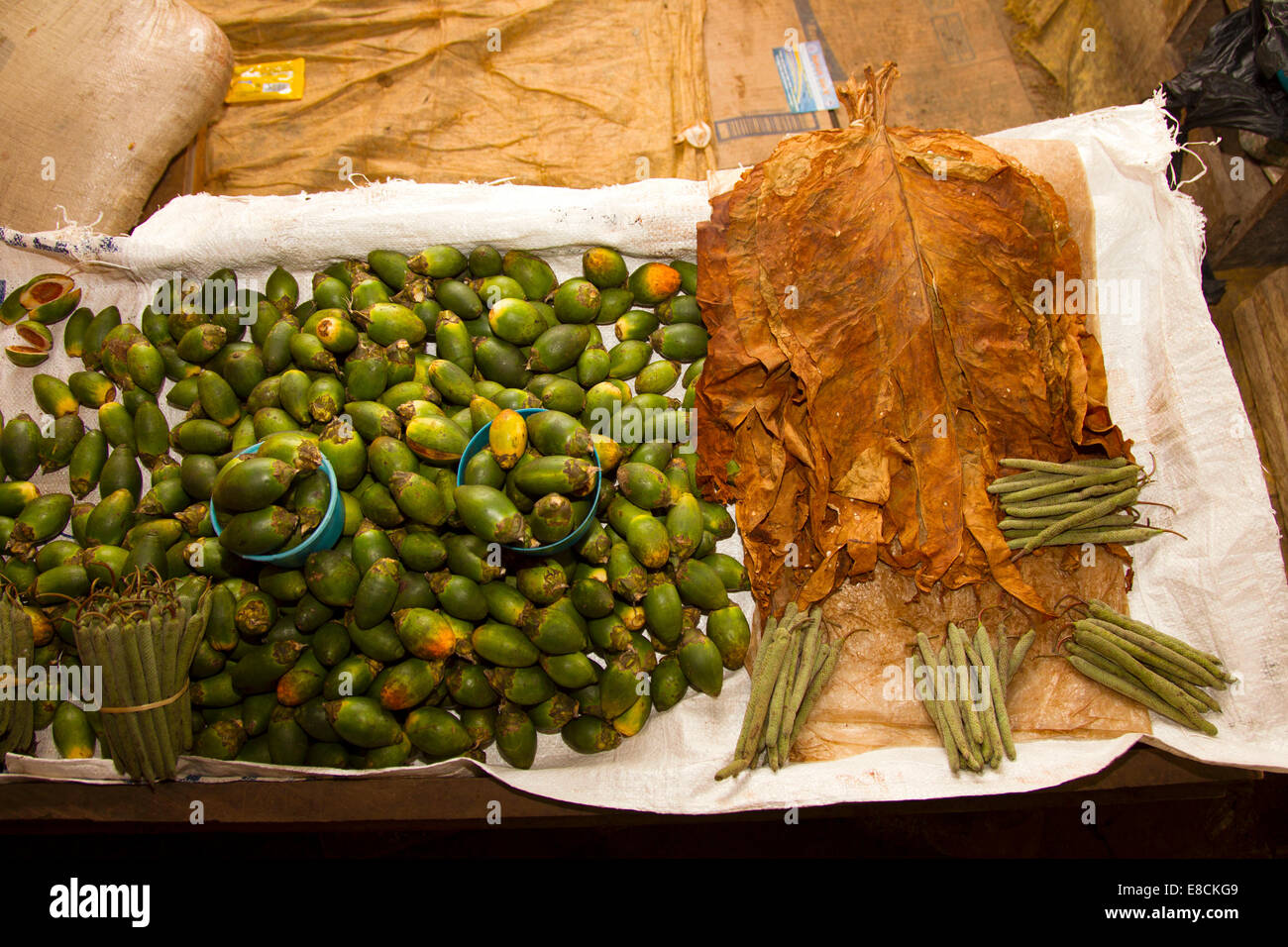 Betel nut and dried leaves Stock Photo - Alamy
