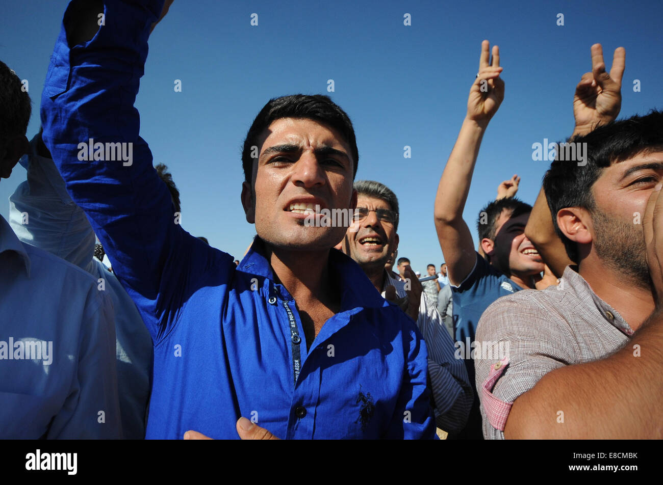 Suruc, Turkey. 5th Oct, 2014. Turkish Kurds Protest on the Syrian ...