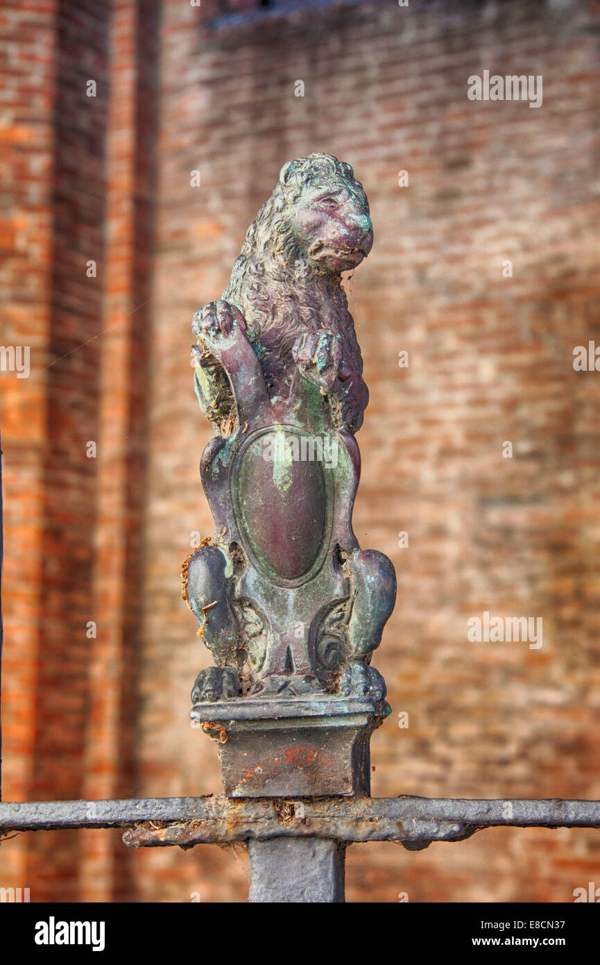 Rampant lion hi-res stock photography and images - Alamy