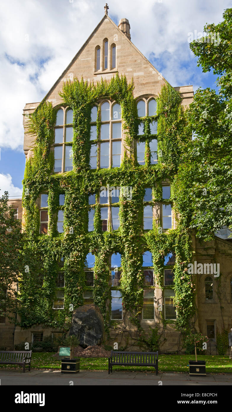 The Beyer Laboratories Building, Old Quadrangle, Manchester University ...