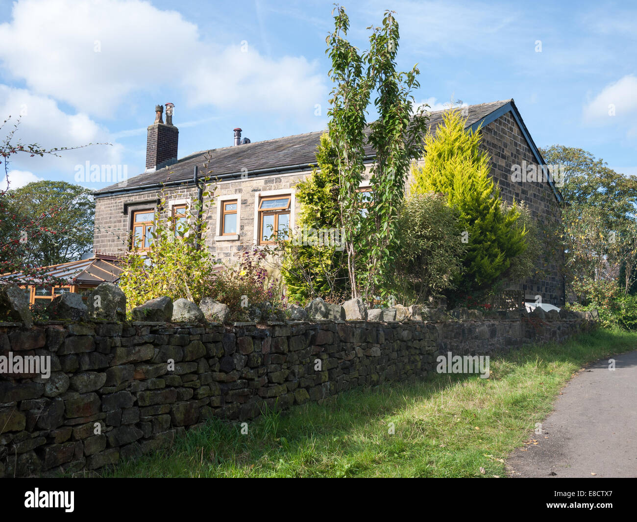 Farm house wall hi-res stock photography and images - Alamy