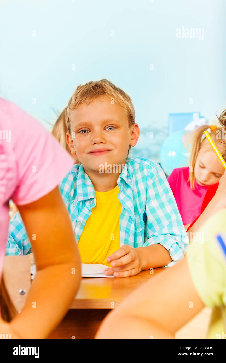 Look looks looking child children hi-res stock photography and images ...