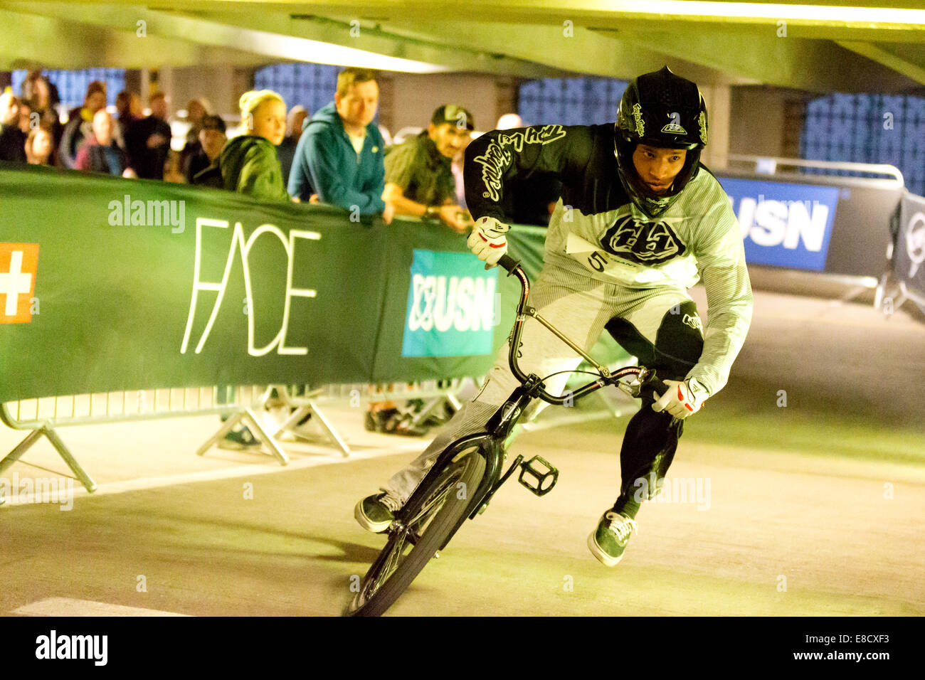 Abandoned london car park hi-res stock photography and images - Alamy