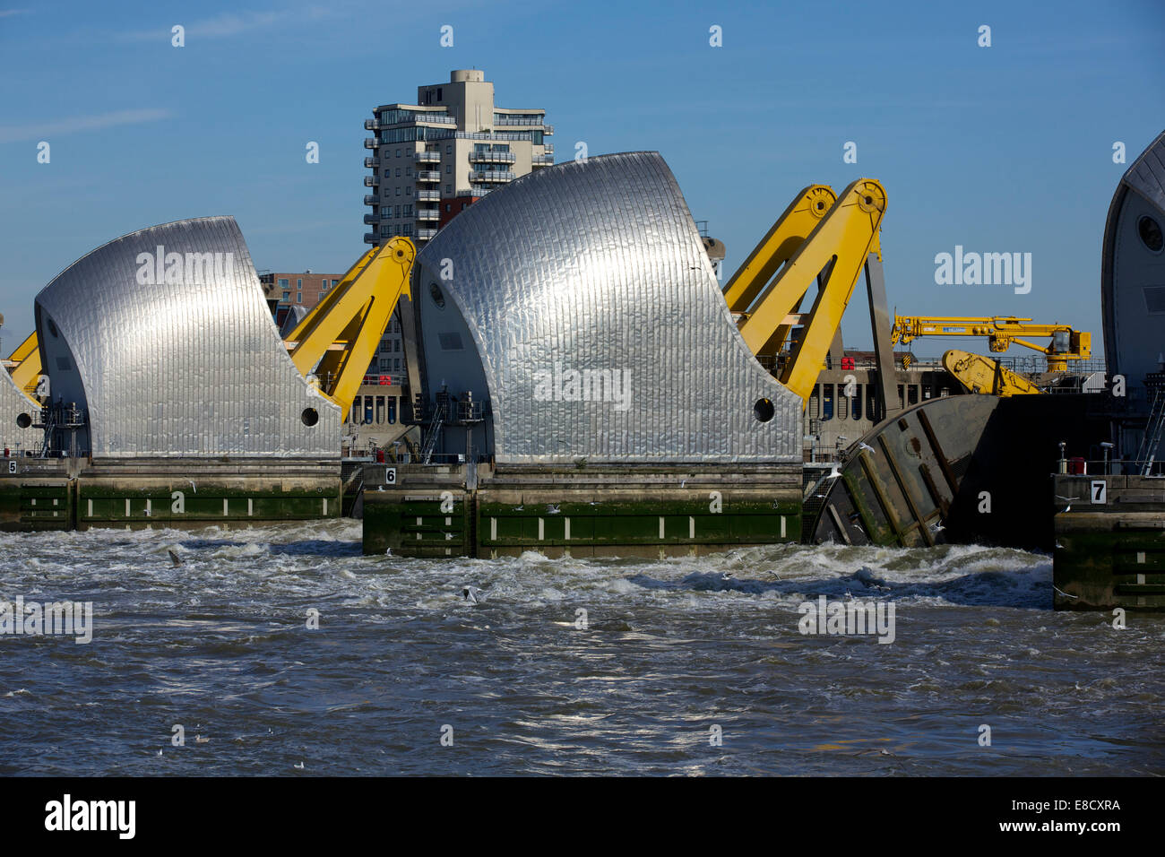 Thames barrier closed hi-res stock photography and images - Alamy