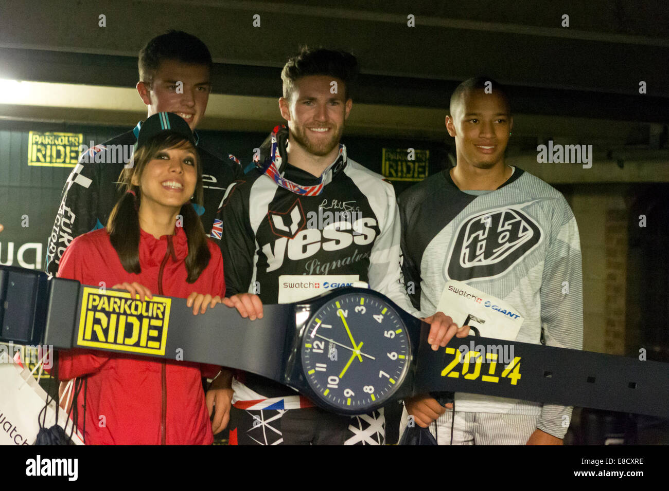 Female cyclist winners hi-res stock photography and images - Alamy