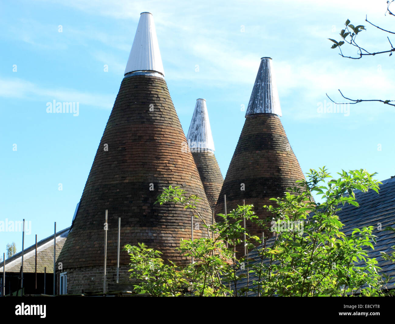 Oast house roof hi-res stock photography and images - Alamy
