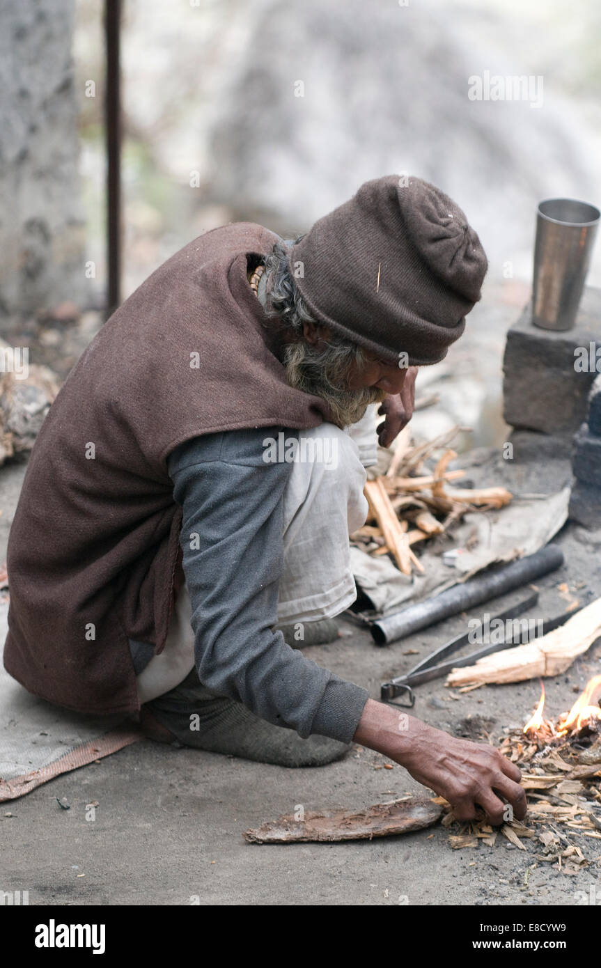 On haunches hi-res stock photography and images - Alamy