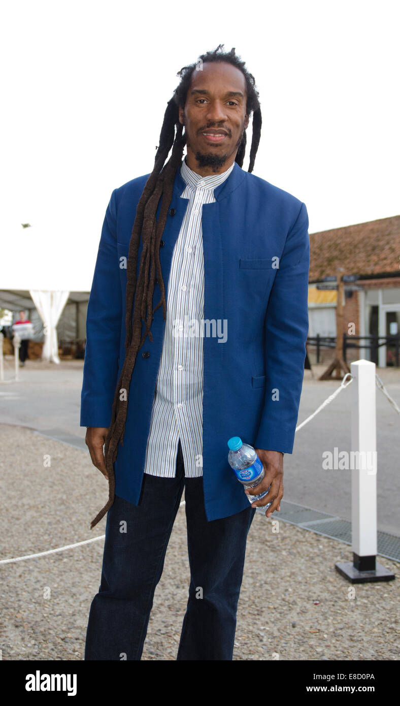 Talking turkeys benjamin zephaniah hi-res stock photography and images ...