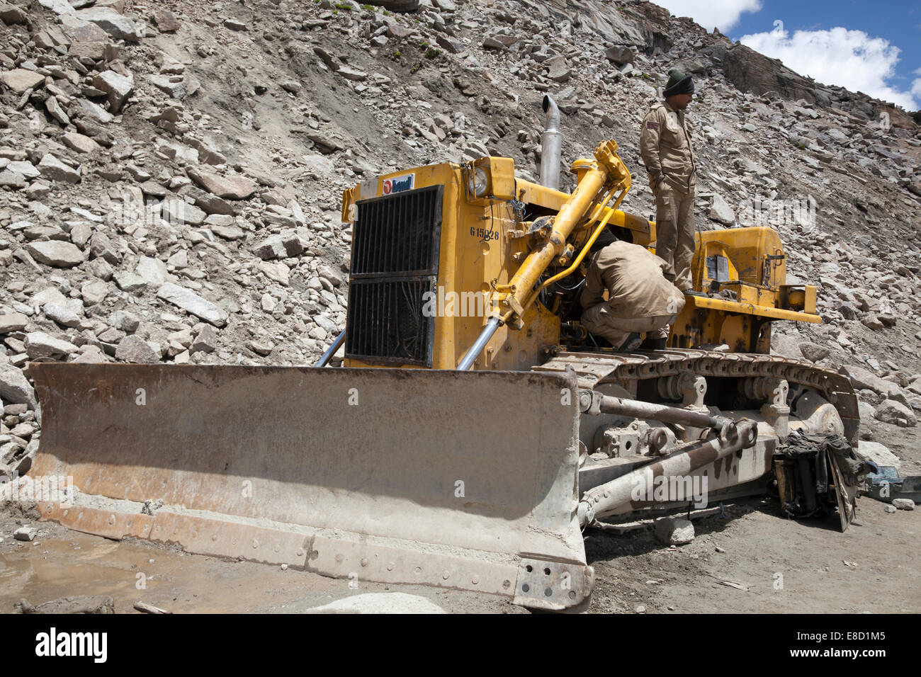 Youtube construction taking down silo falls on bulldozer - passionfrosd