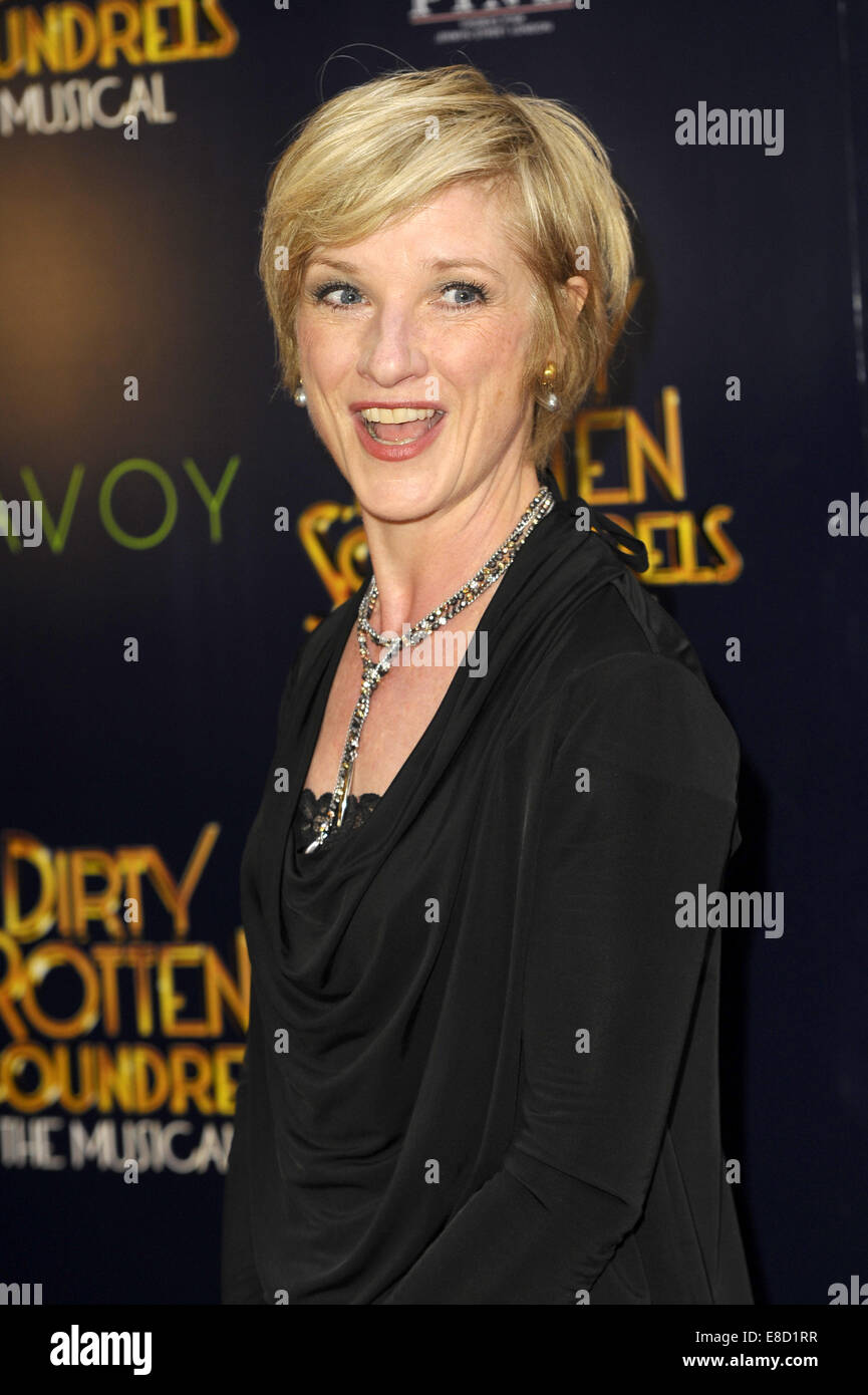 Jane horrocks red carpet hi-res stock photography and images - Alamy