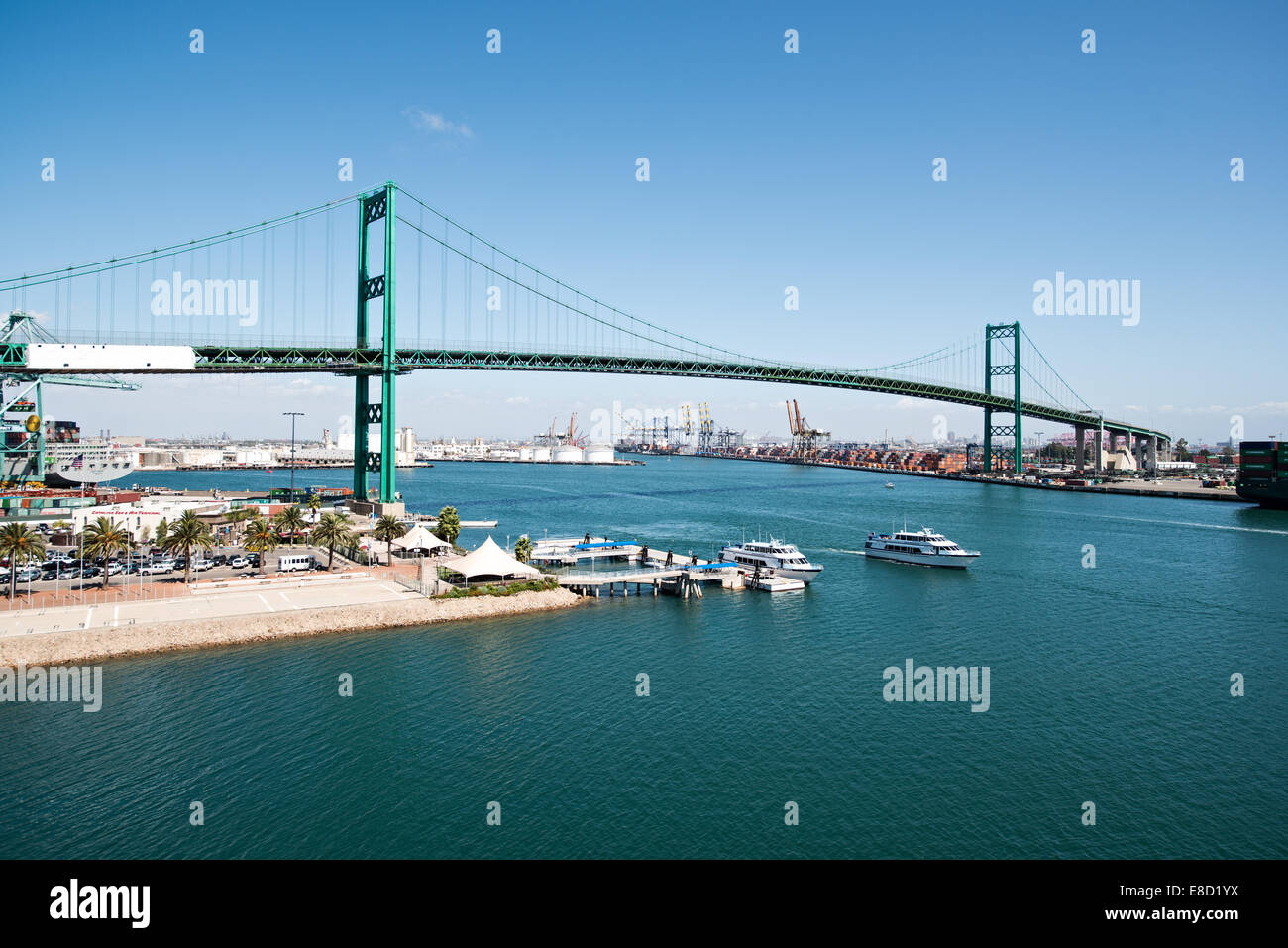 Vincent Thomas Bridge in Los Angeles Harbor Stock Photo - Alamy