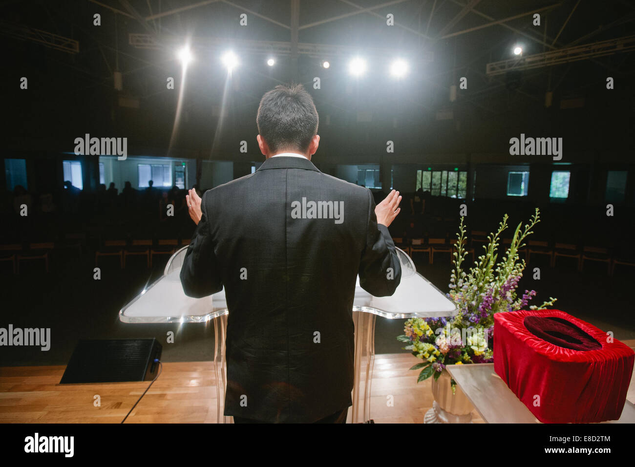 Korean prayer praying asian hi-res stock photography and images - Alamy
