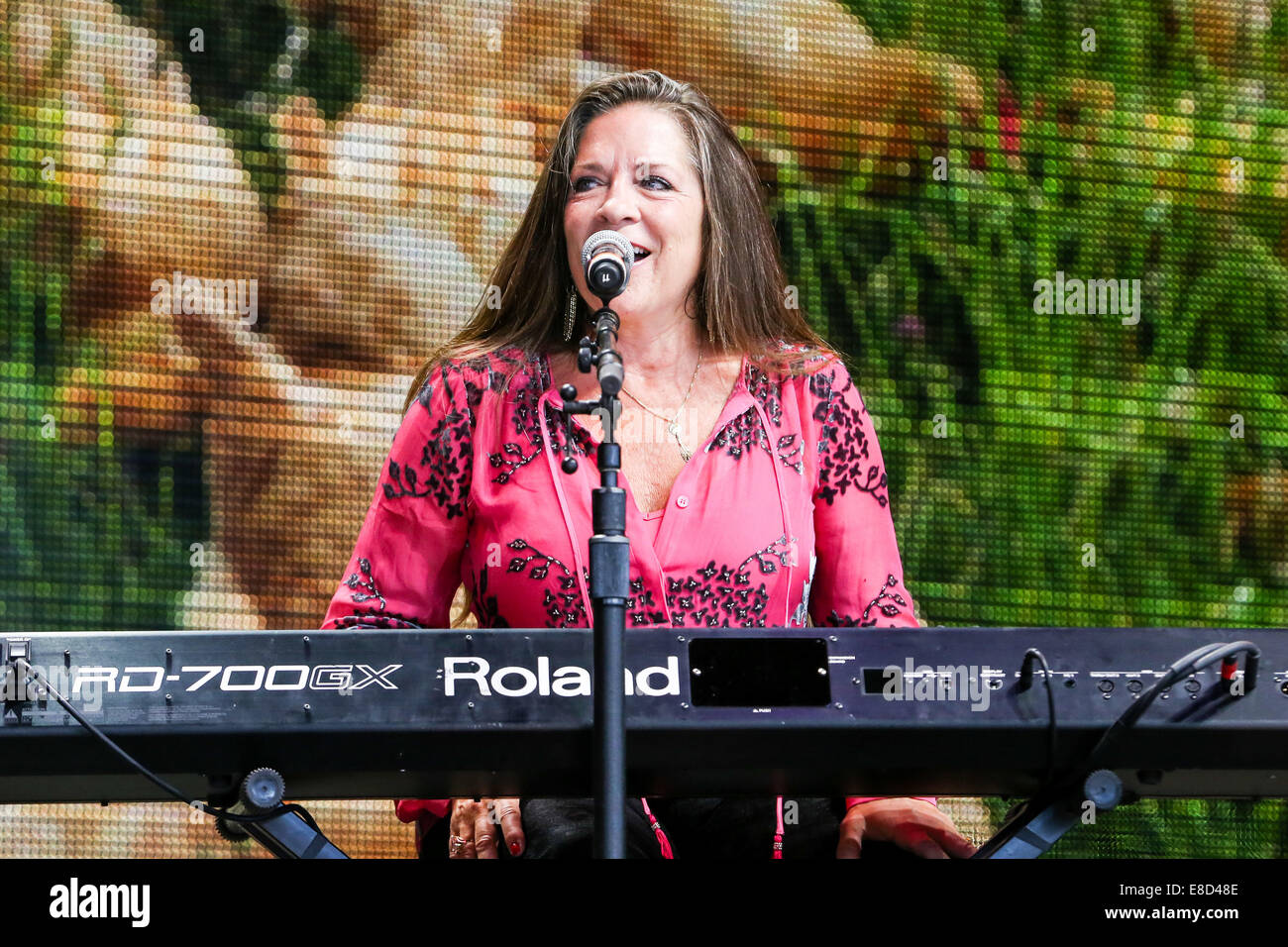 Raleigh, North Carolina, USA. 13th Sep, 2014. Musician CARLENE CARTER ...