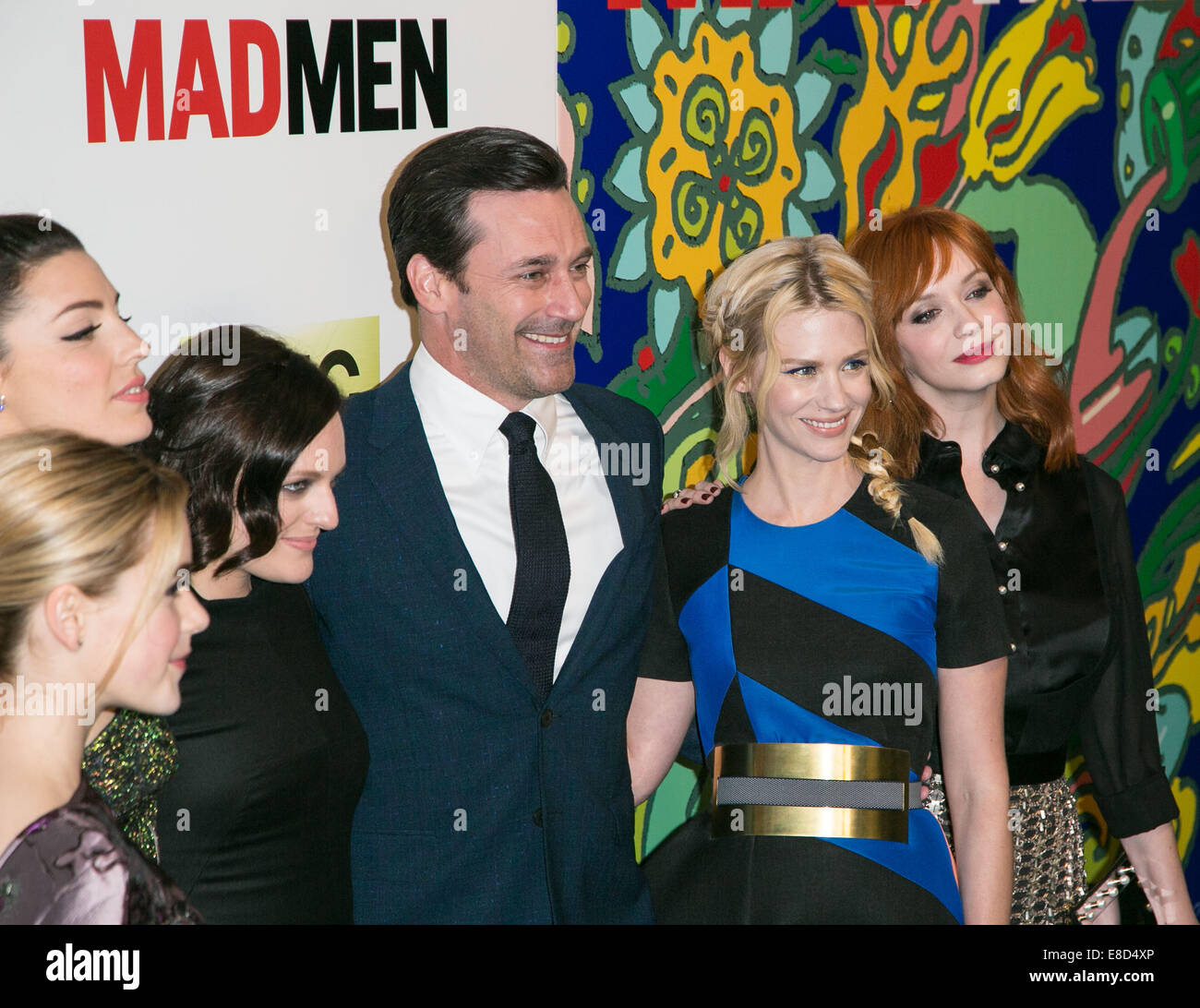 Kiernan shipka and jon hamm hi-res stock photography and images - Alamy