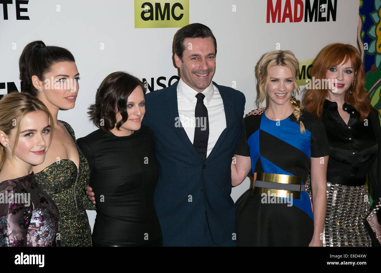 Kiernan shipka and jon hamm hi-res stock photography and images - Alamy