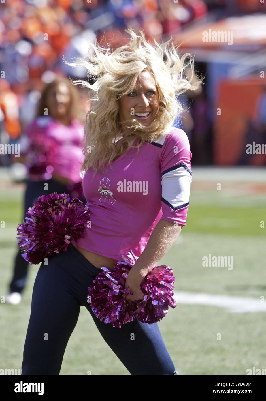 Denver, Colorado, USA. 5th Oct, 2014. A Denver Broncos Cheerleader ...