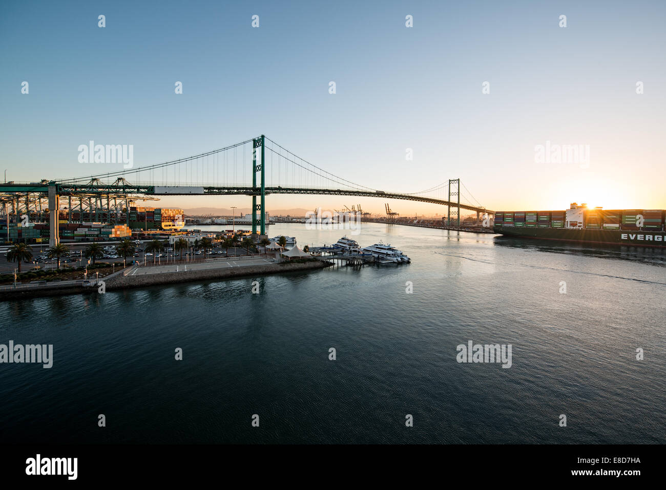 Vincent Thomas Bridge in Los Angeles Harbor Stock Photo - Alamy